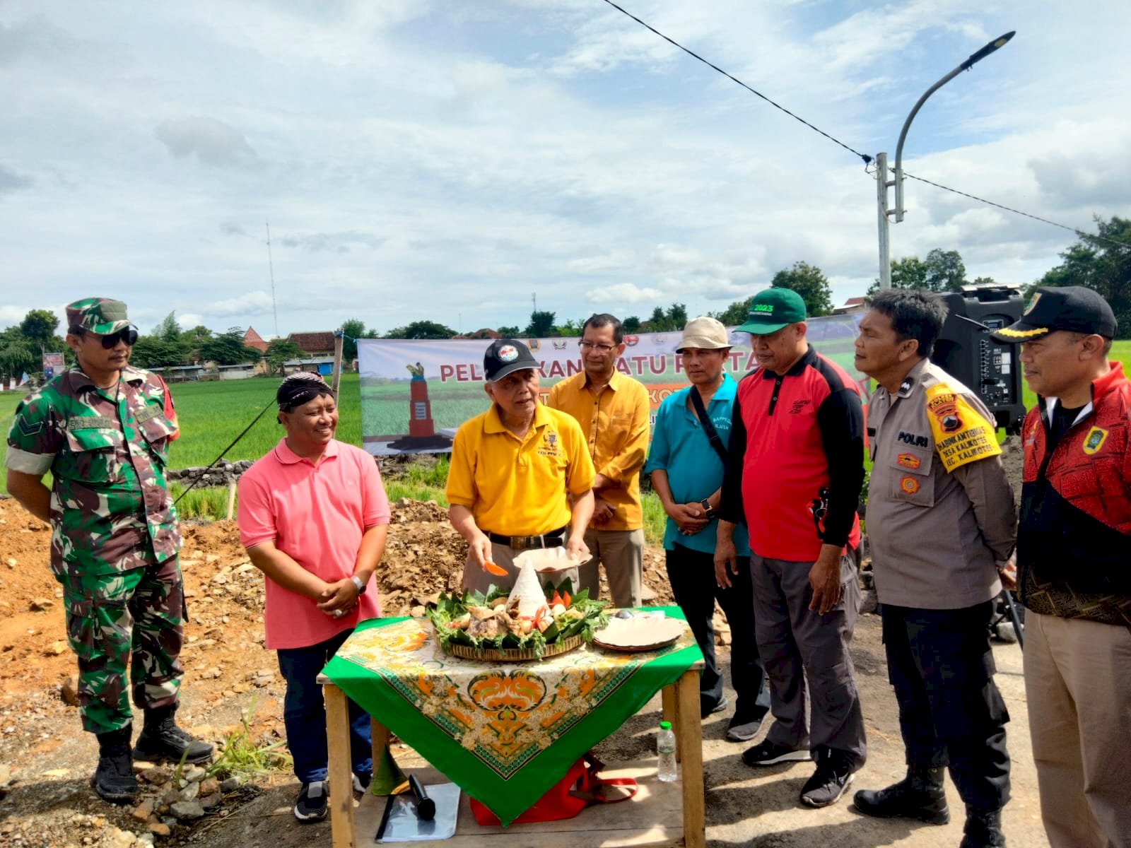 Peletakan Batu Pertama Tugu Ikan Kotes - Kecamatan Kalikotes